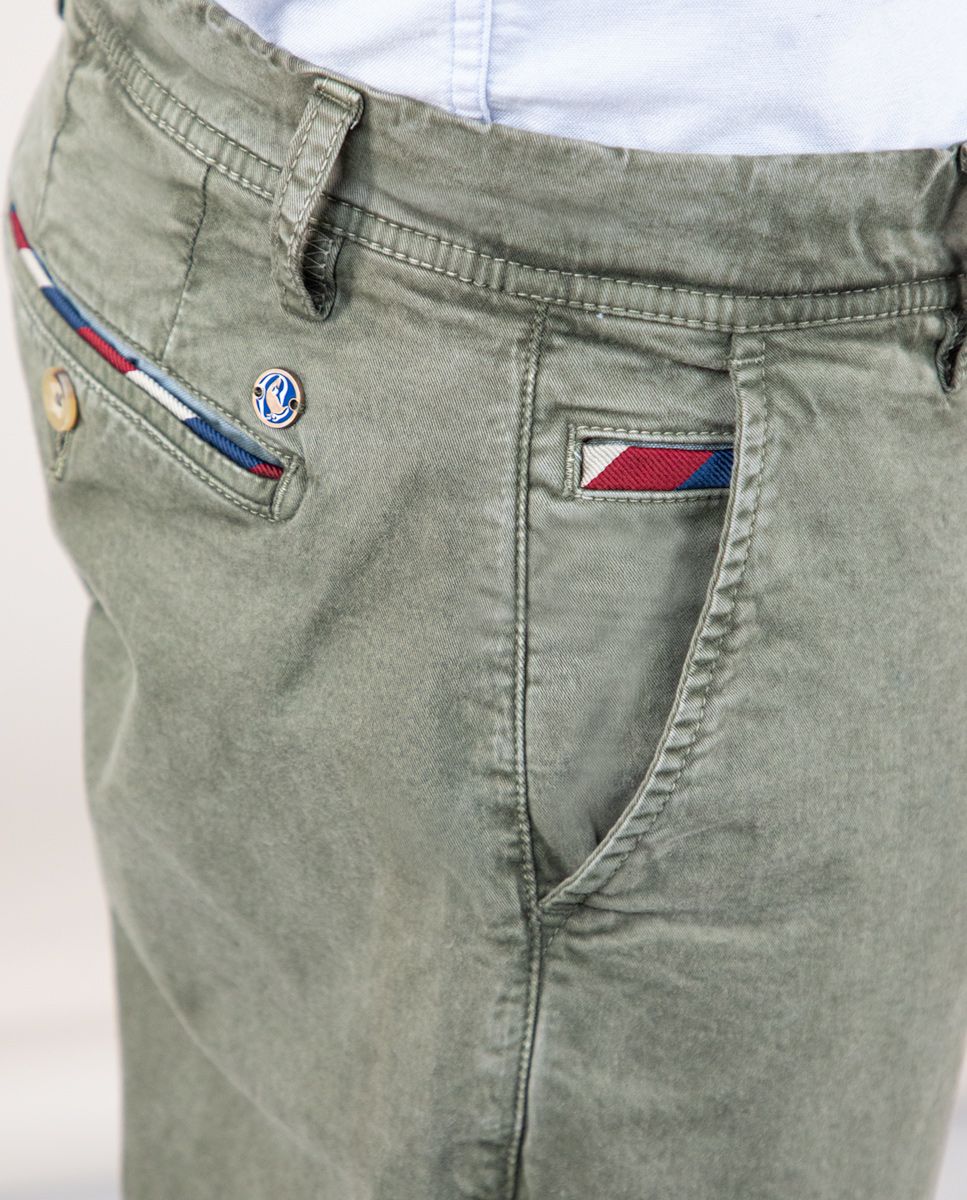 El Ganso® Pantalón Chino Básico Verde Kaki LATAM
