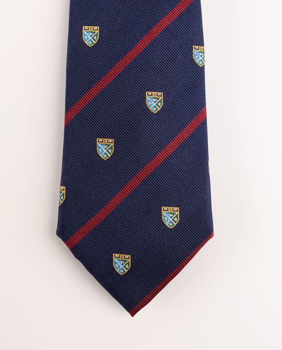 El Ganso® Corbata Motivo Escudo Raya Roja